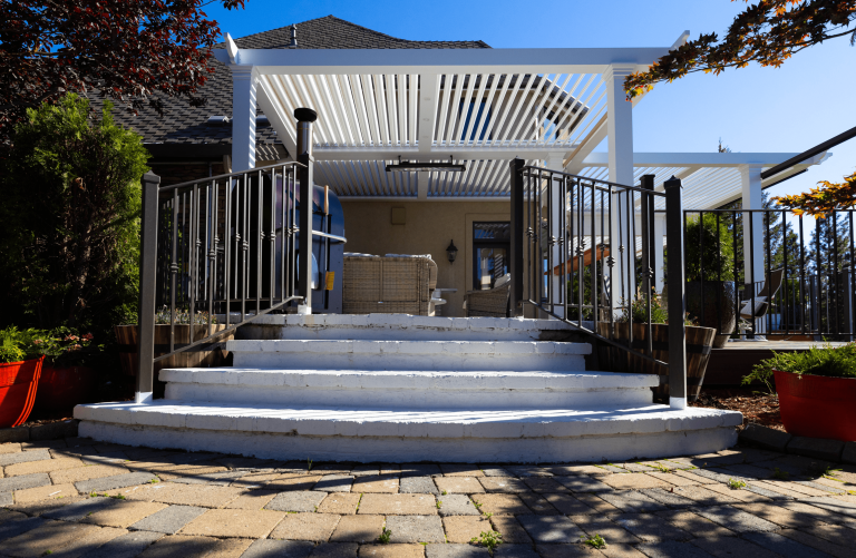 Installing the Perfect Pergola Gutter System - Struxure